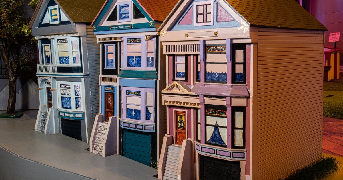 Urban Putt: Good Food, Stellar Drinks, and Out of the Ordinary Minigolf ...